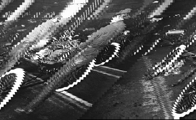 Fordismo, Taylorismo e Toyotismo: o que são e diferenças - Significados